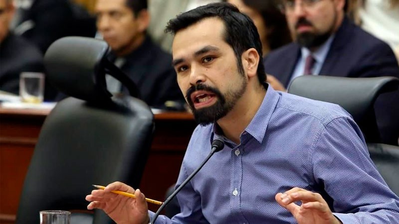 Propone Mc Veto A Gobernadores Para Embajadas