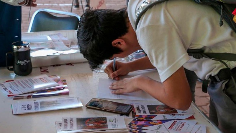 Llevan jornada de salud mental al Cetis 69